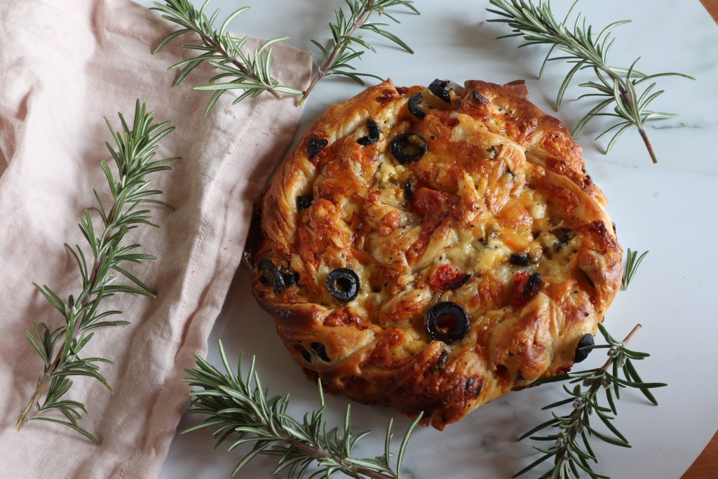 Cheese, Olive and Tomato Puff Pastry Pull Apart Twirl