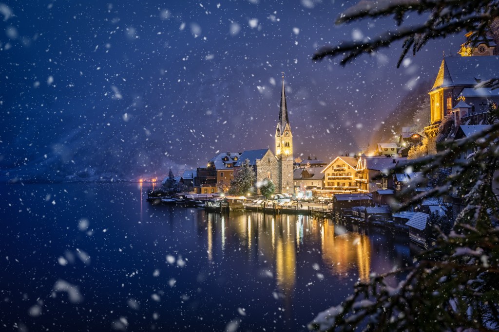 ACOTAR Travel Destinations: How to Relive the World of A Court of ...